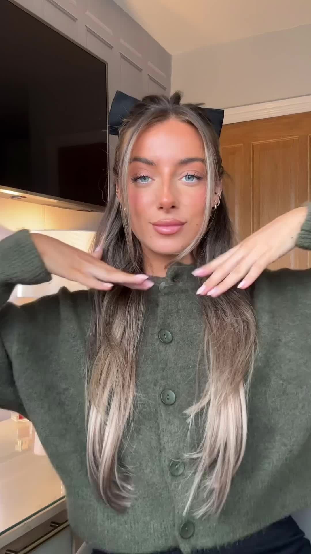 Biscuit Blonde Seamless Clip In Extensions | Cliphair UK